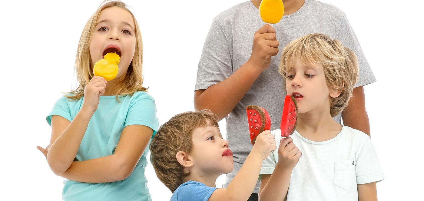 Verfrissende homemade ijslollies met originele ijsvormen van Lékué